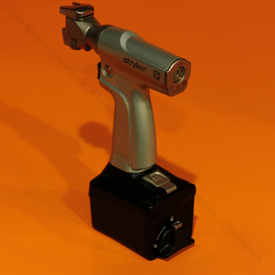 Stryker System 9 Sagittal Saw 9208 w/9120-120 Large Aseptic Battery Ho ...