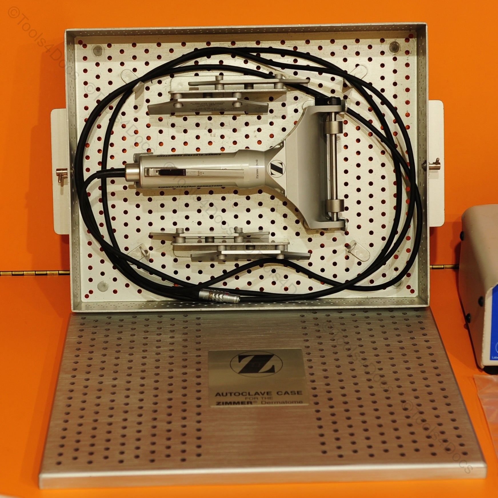 Zimmer Electric Dermatome 8821 with Console & Blades — Tools4docs