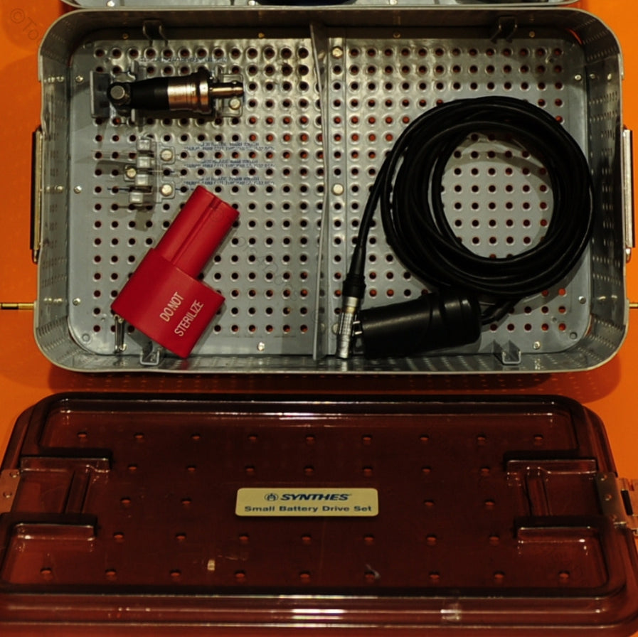 Synthes Small Battery Drive 532.010 Set with Electric Universal Consol ...